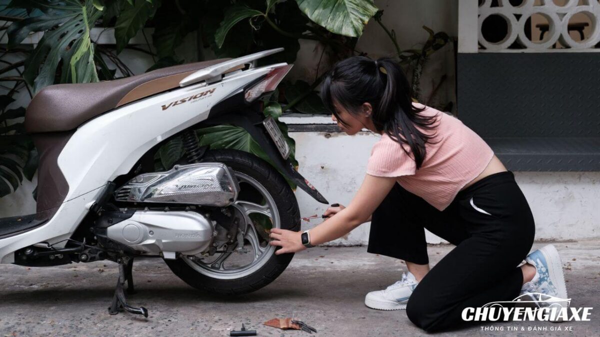 Tắt Đèn Oil Change Xe SH Chuẩn Xác Nhất - Chuyên Gia Xe